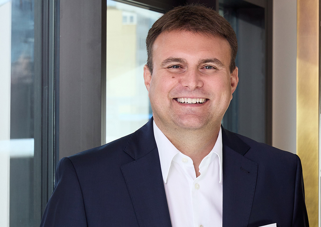 DATA MODUL management team & values